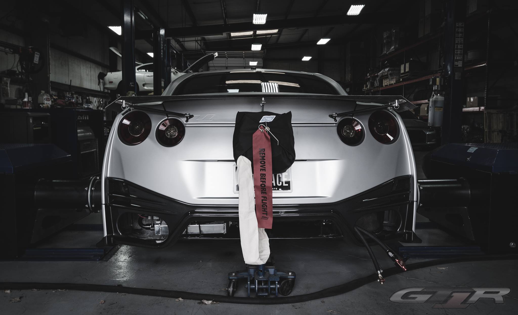 N-Tune Rear Bumper Kit (FRP/CF): 2009-2017 Nissan R35 GTR - EPI Motoring