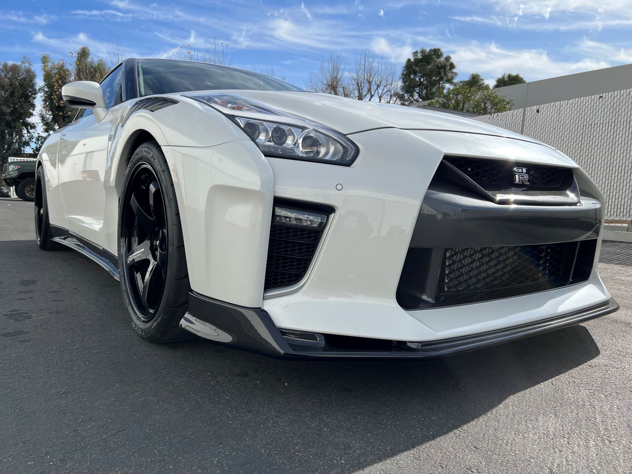 N-Tune Spec T Front Lip Splitter w/ Brake Duct (CF): 2017-2022 Nissan ...